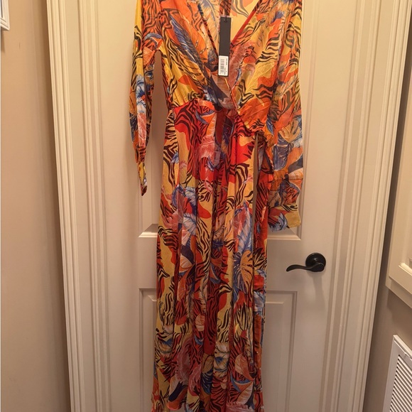 Spy Zone Exchange | Dresses | Vibrant Long Sleeve Dress With Bold ...